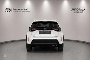 Белый Тойота Yaris Cross 2023 в Каунас, объемом двигателя 1.49 л и пробегом 52 тыс. км за 22900 €, фото 4 на AUTOMOTO.COM.LV