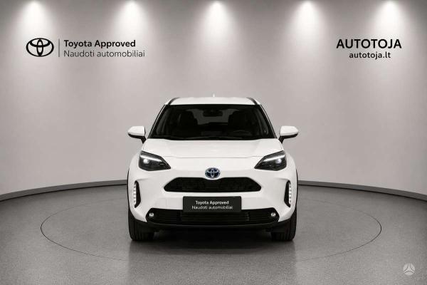 Белый Тойота Yaris Cross 2023 в Каунас, объемом двигателя 1.49 л и пробегом 52 тыс. км за 22900 €, фото 4 на AUTOMOTO.COM.LV