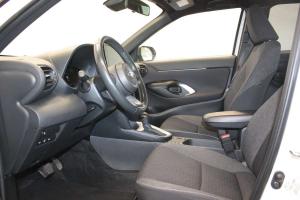 Белый Тойота Yaris Cross 2023 в Каунас, объемом двигателя 1.49 л и пробегом 52 тыс. км за 22900 €, фото 11 на AUTOMOTO.COM.LV