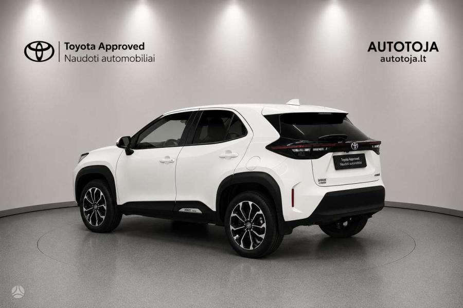 Белый Тойота Yaris Cross 2023 в Каунас, объемом двигателя 1.49 л и пробегом 52 тыс. км за 22900 €, фото 17 на AUTOMOTO.COM.LV