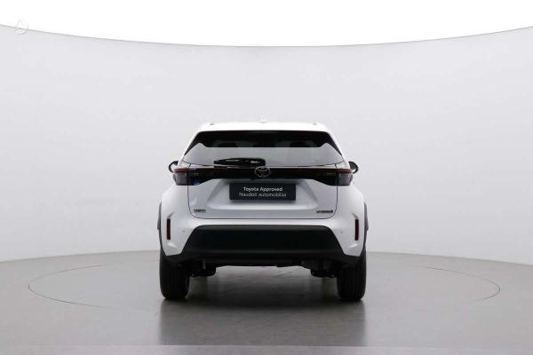 Белый Тойота Yaris Cross 2023 в Вильнюс, объемом двигателя 1.49 л и пробегом 85 тыс. км за 20900 €, фото 5 на AUTOMOTO.COM.LV