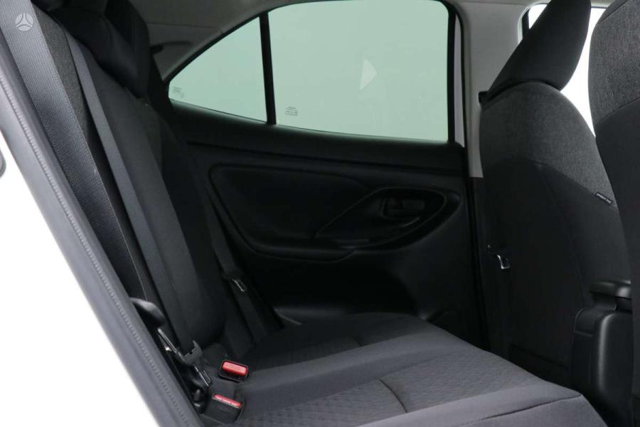 Balts Toyota Yaris Cross 2023 Viļņa, ar dzinēja tilpumu 1.49 L un nobraukumu 85 tūkst. km par 20900 €, foto 11 vietnē AUTOMOTO.COM.LV