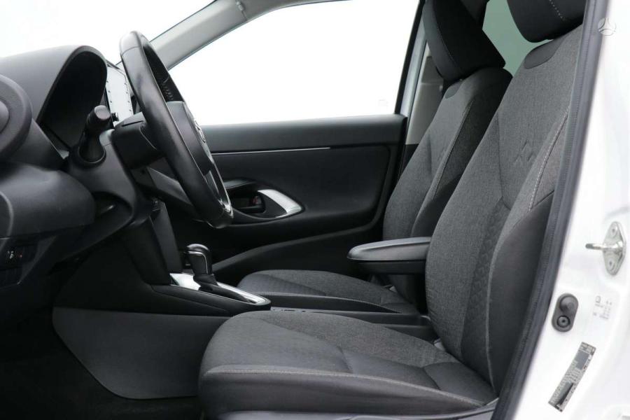 Balts Toyota Yaris Cross 2023 Viļņa, ar dzinēja tilpumu 1.49 L un nobraukumu 85 tūkst. km par 20900 €, foto 13 vietnē AUTOMOTO.COM.LV