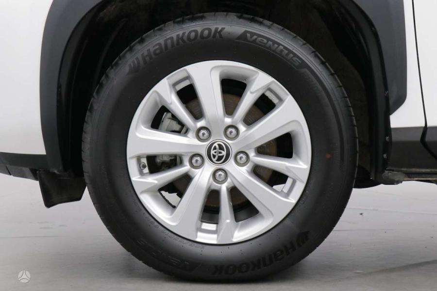 Balts Toyota Yaris Cross 2023 Viļņa, ar dzinēja tilpumu 1.49 L un nobraukumu 85 tūkst. km par 20900 €, foto 17 vietnē AUTOMOTO.COM.LV
