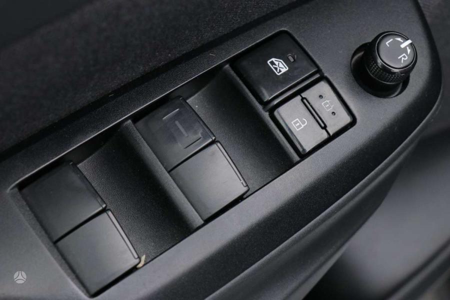 Balts Toyota Yaris Cross 2023 Viļņa, ar dzinēja tilpumu 1.49 L un nobraukumu 85 tūkst. km par 20900 €, foto 23 vietnē AUTOMOTO.COM.LV