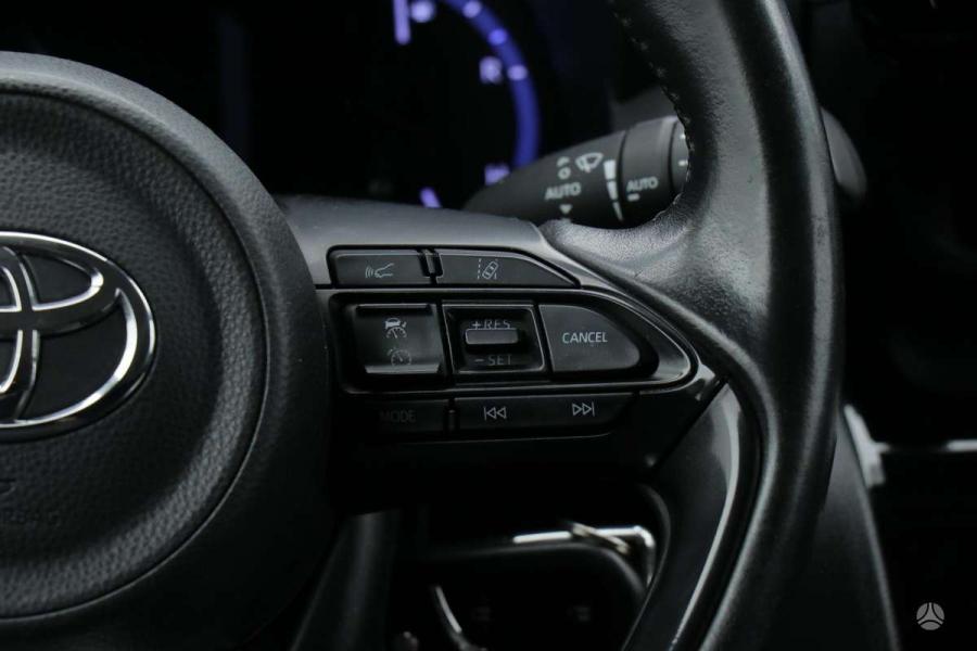 Balts Toyota Yaris Cross 2023 Viļņa, ar dzinēja tilpumu 1.49 L un nobraukumu 85 tūkst. km par 20900 €, foto 27 vietnē AUTOMOTO.COM.LV