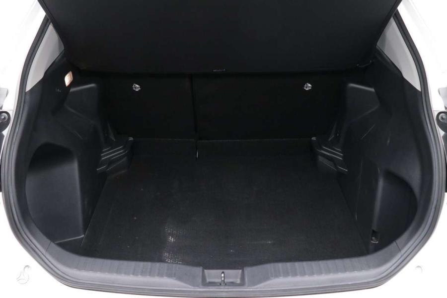 Balts Toyota Yaris Cross 2023 Viļņa, ar dzinēja tilpumu 1.49 L un nobraukumu 99 tūkst. km par 19900 €, foto 12 vietnē AUTOMOTO.COM.LV