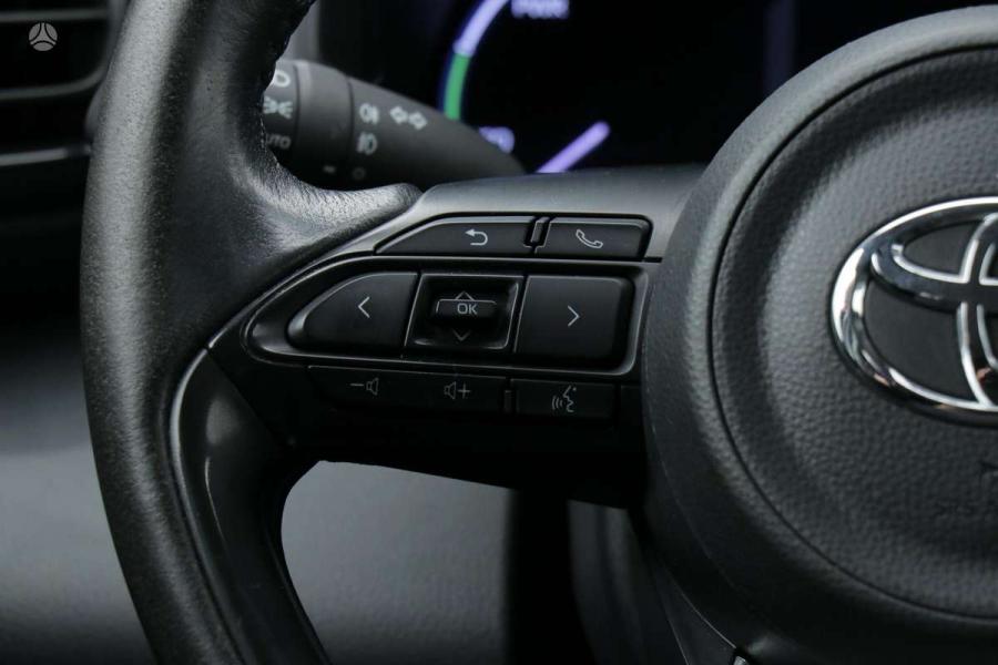 Balts Toyota Yaris Cross 2023 Viļņa, ar dzinēja tilpumu 1.49 L un nobraukumu 99 tūkst. km par 19900 €, foto 26 vietnē AUTOMOTO.COM.LV