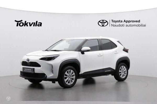 Белый Тойота Yaris Cross 2023 в Вильнюс, объемом двигателя 1.49 л и пробегом 99 тыс. км за 19900 €, фото 1 на AUTOMOTO.COM.LV