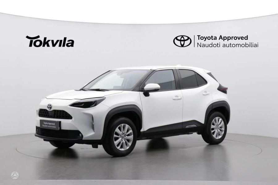 Balts Toyota Yaris Cross 2023 Viļņa, ar dzinēja tilpumu 1.49 L un nobraukumu 99 tūkst. km par 19900 €, foto 1 vietnē AUTOMOTO.COM.LV