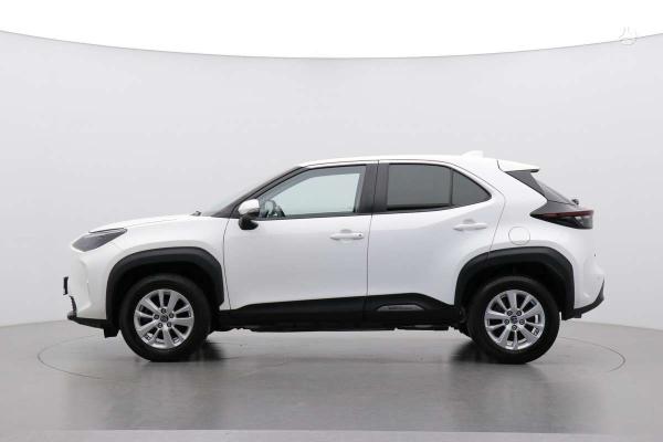 Белый Тойота Yaris Cross 2023 в Вильнюс, объемом двигателя 1.49 л и пробегом 99 тыс. км за 19900 €, фото 4 на AUTOMOTO.COM.LV