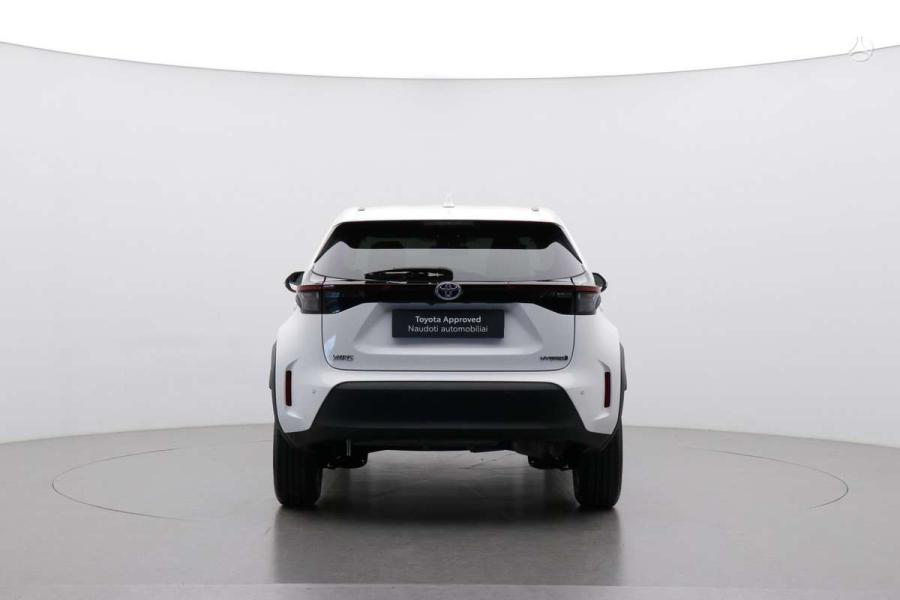 Balts Toyota Yaris Cross 2023 Viļņa, ar dzinēja tilpumu 1.49 L un nobraukumu 99 tūkst. km par 19900 €, foto 6 vietnē AUTOMOTO.COM.LV