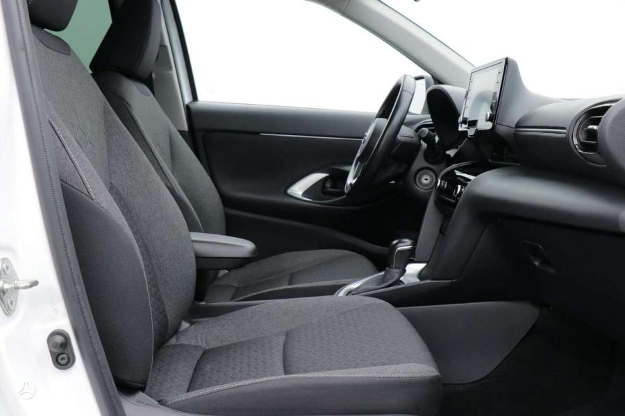 Balts Toyota Yaris Cross 2023 Viļņa, ar dzinēja tilpumu 1.49 L un nobraukumu 99 tūkst. km par 19900 €, foto 10 vietnē AUTOMOTO.COM.LV