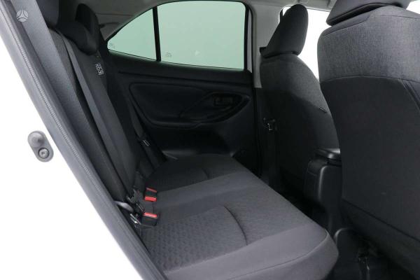 Белый Тойота Yaris Cross 2023 в Вильнюс, объемом двигателя 1.49 л и пробегом 99 тыс. км за 19900 €, фото 10 на AUTOMOTO.COM.LV