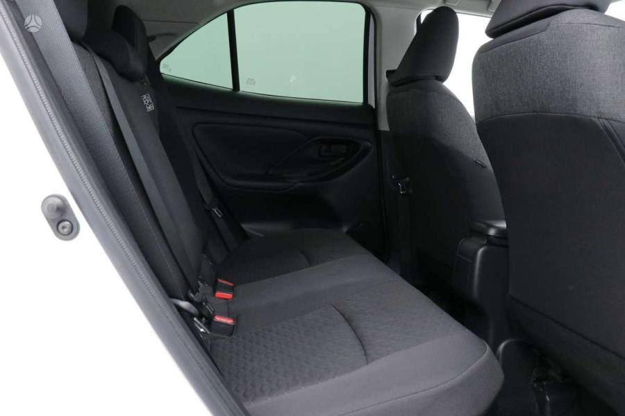 Balts Toyota Yaris Cross 2023 Viļņa, ar dzinēja tilpumu 1.49 L un nobraukumu 99 tūkst. km par 19900 €, foto 11 vietnē AUTOMOTO.COM.LV
