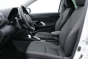 Balts Toyota Yaris Cross 2023 Viļņa, ar dzinēja tilpumu 1.49 L un nobraukumu 99 tūkst. km par 19900 €, foto 13 vietnē AUTOMOTO.COM.LV
