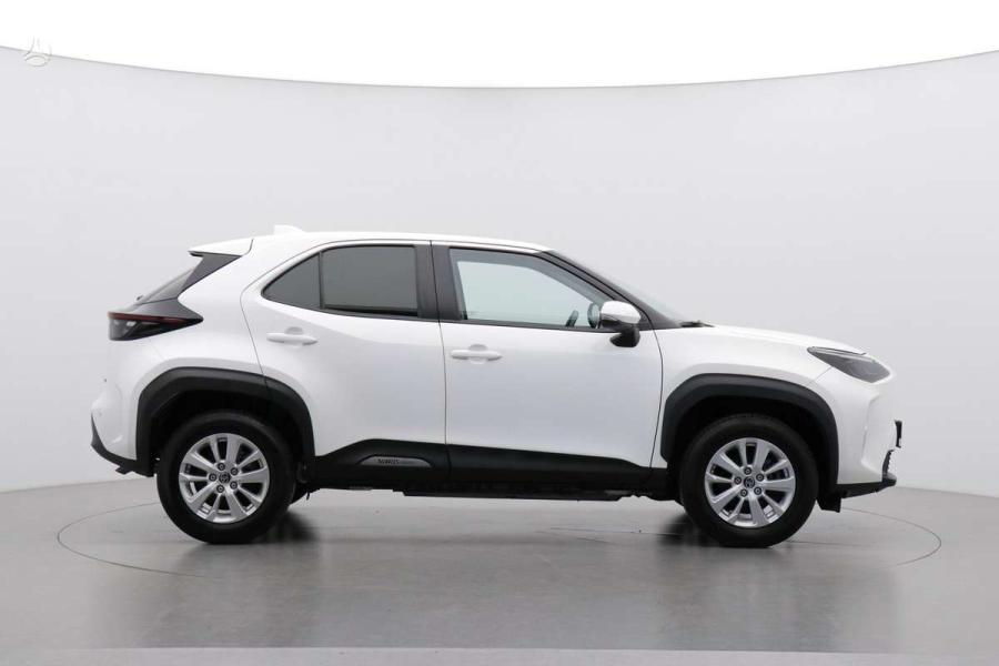 Balts Toyota Yaris Cross 2023 Viļņa, ar dzinēja tilpumu 1.49 L un nobraukumu 99 tūkst. km par 19900 €, foto 18 vietnē AUTOMOTO.COM.LV