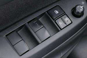 Balts Toyota Yaris Cross 2023 Viļņa, ar dzinēja tilpumu 1.49 L un nobraukumu 99 tūkst. km par 19900 €, foto 23 vietnē AUTOMOTO.COM.LV