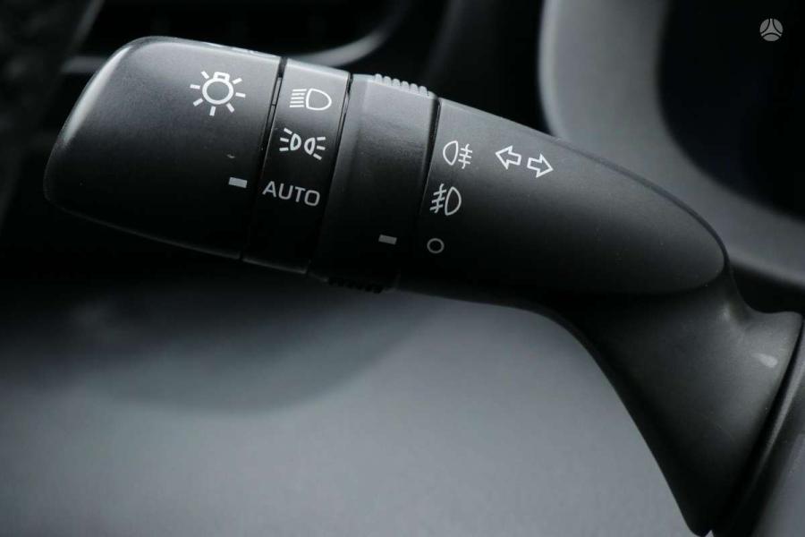 Balts Toyota Yaris Cross 2023 Viļņa, ar dzinēja tilpumu 1.49 L un nobraukumu 99 tūkst. km par 19900 €, foto 24 vietnē AUTOMOTO.COM.LV