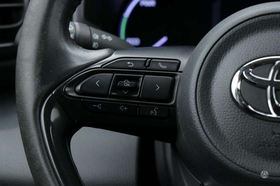 Balts Toyota Yaris Cross 2023 Viļņa, ar dzinēja tilpumu 1.49 L un nobraukumu 99 tūkst. km par 19900 €, foto 26 vietnē AUTOMOTO.COM.LV