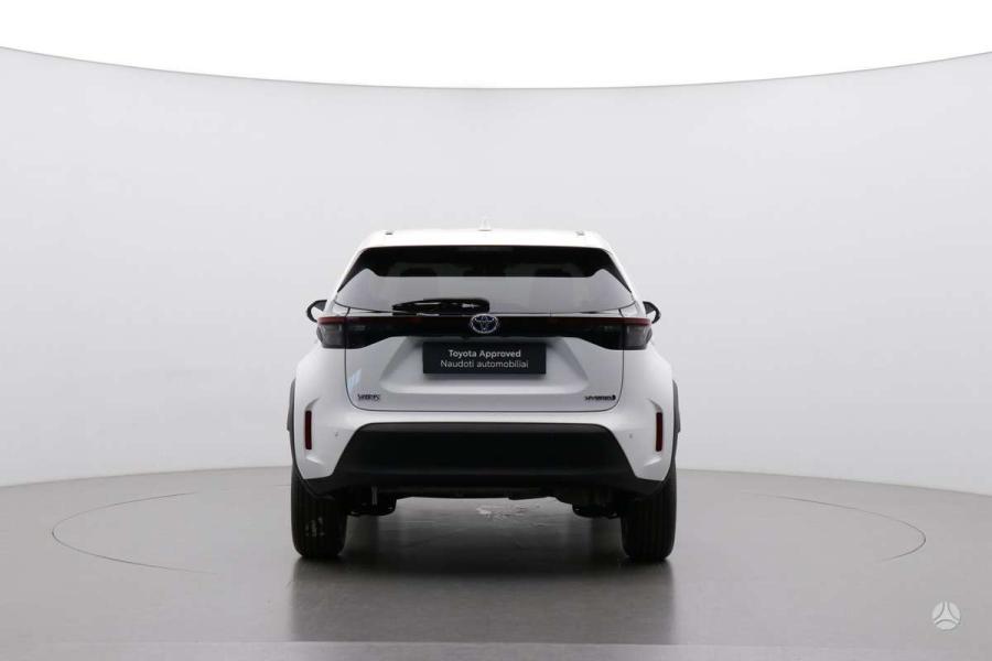 Balts Toyota Yaris Cross 2023 Viļņa, ar dzinēja tilpumu 1.49 L un nobraukumu 86 tūkst. km par 20900 €, foto 6 vietnē AUTOMOTO.COM.LV
