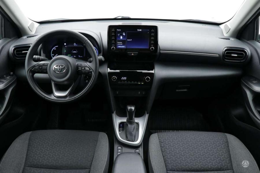 Balts Toyota Yaris Cross 2023 Viļņa, ar dzinēja tilpumu 1.49 L un nobraukumu 86 tūkst. km par 20900 €, foto 8 vietnē AUTOMOTO.COM.LV
