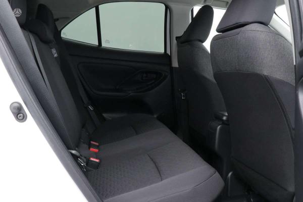 Белый Тойота Yaris Cross 2023 в Вильнюс, объемом двигателя 1.49 л и пробегом 86 тыс. км за 20900 €, фото 10 на AUTOMOTO.COM.LV