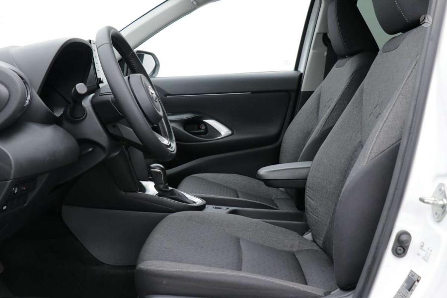Balts Toyota Yaris Cross 2023 Viļņa, ar dzinēja tilpumu 1.49 L un nobraukumu 86 tūkst. km par 20900 €, foto 13 vietnē AUTOMOTO.COM.LV