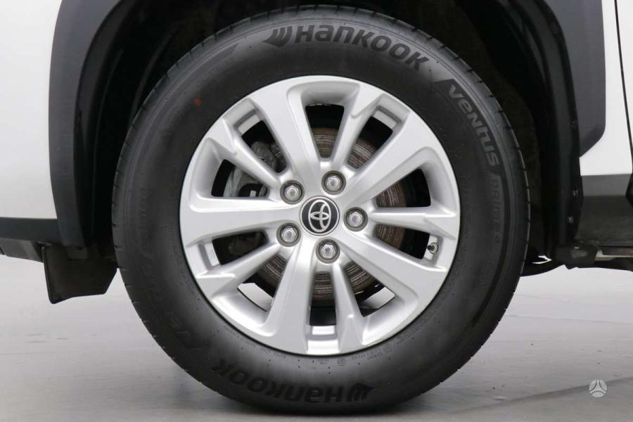 Balts Toyota Yaris Cross 2023 Viļņa, ar dzinēja tilpumu 1.49 L un nobraukumu 86 tūkst. km par 20900 €, foto 17 vietnē AUTOMOTO.COM.LV