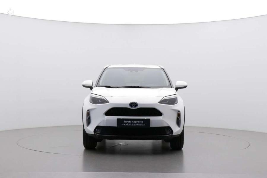 Белый Тойота Yaris Cross 2023 в Вильнюс, объемом двигателя 1.49 л и пробегом 93 тыс. км за 20900 €, фото 6 на AUTOMOTO.COM.LV