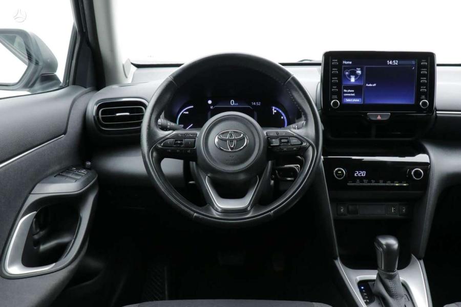 Белый Тойота Yaris Cross 2023 в Вильнюс, объемом двигателя 1.49 л и пробегом 93 тыс. км за 20900 €, фото 8 на AUTOMOTO.COM.LV