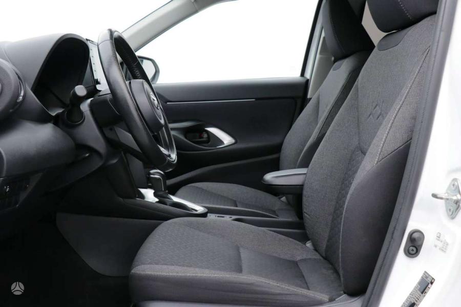 Белый Тойота Yaris Cross 2023 в Вильнюс, объемом двигателя 1.49 л и пробегом 93 тыс. км за 20900 €, фото 12 на AUTOMOTO.COM.LV