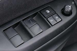 Белый Тойота Yaris Cross 2023 в Вильнюс, объемом двигателя 1.49 л и пробегом 93 тыс. км за 20900 €, фото 22 на AUTOMOTO.COM.LV