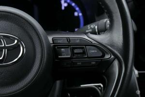 Белый Тойота Yaris Cross 2023 в Вильнюс, объемом двигателя 1.49 л и пробегом 93 тыс. км за 20900 €, фото 26 на AUTOMOTO.COM.LV