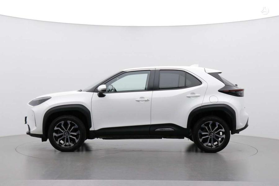 Белый Тойота Yaris Cross 2023 в Вильнюс, объемом двигателя 1.49 л и пробегом 56 тыс. км за 23990 €, фото 5 на AUTOMOTO.COM.LV