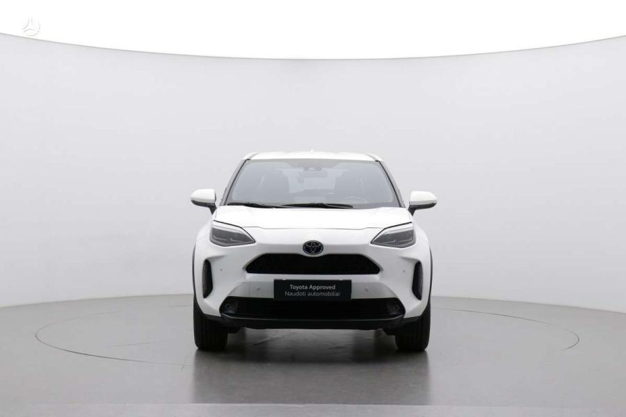 Белый Тойота Yaris Cross 2023 в Вильнюс, объемом двигателя 1.49 л и пробегом 56 тыс. км за 23990 €, фото 7 на AUTOMOTO.COM.LV