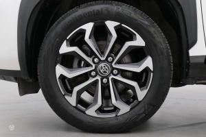 Белый Тойота Yaris Cross 2023 в Вильнюс, объемом двигателя 1.49 л и пробегом 56 тыс. км за 23990 €, фото 17 на AUTOMOTO.COM.LV