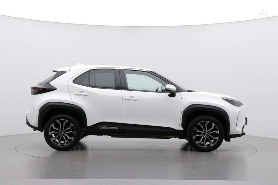 Белый Тойота Yaris Cross 2023 в Вильнюс, объемом двигателя 1.49 л и пробегом 56 тыс. км за 23990 €, фото 18 на AUTOMOTO.COM.LV
