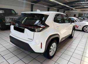 Белый Тойота Yaris Cross 2023 в Вильнюс, объемом двигателя 1.50 л и пробегом 100 тыс. км за 14999 €, фото 3 на AUTOMOTO.COM.LV