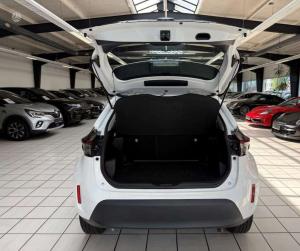 Белый Тойота Yaris Cross 2023 в Вильнюс, объемом двигателя 1.50 л и пробегом 100 тыс. км за 14999 €, фото 4 на AUTOMOTO.COM.LV