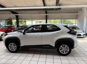 Белый Тойота Yaris Cross 2023 в Вильнюс, объемом двигателя 1.50 л и пробегом 100 тыс. км за 14999 €, фото 5 на AUTOMOTO.COM.LV