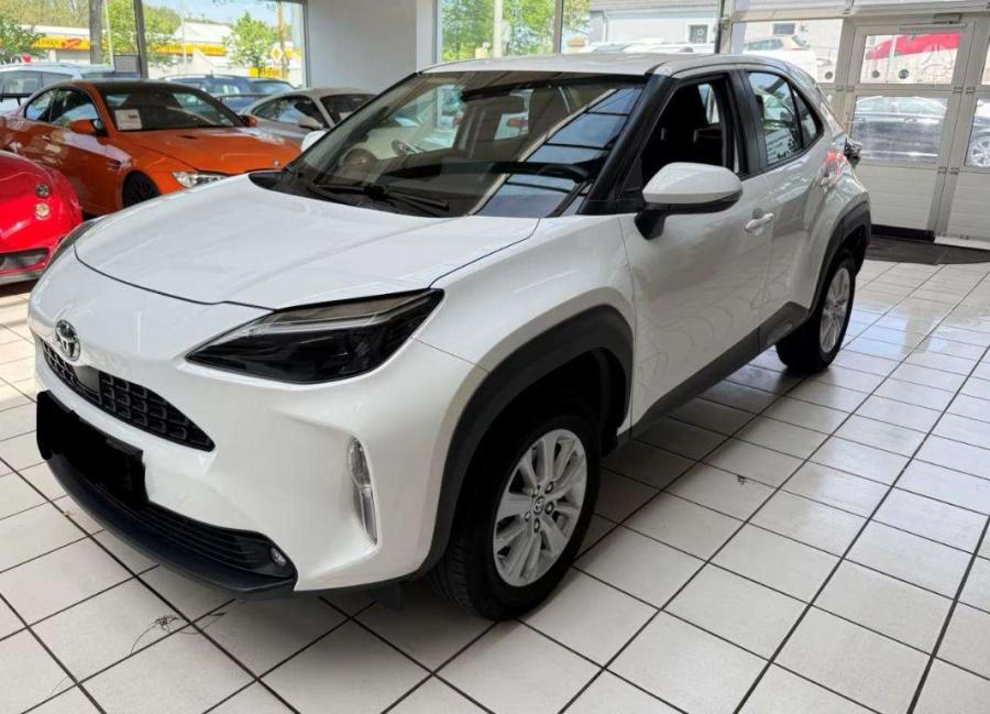 Белый Тойота Yaris Cross 2023 в Вильнюс, объемом двигателя 1.50 л и пробегом 100 тыс. км за 14999 €, фото 8 на AUTOMOTO.COM.LV
