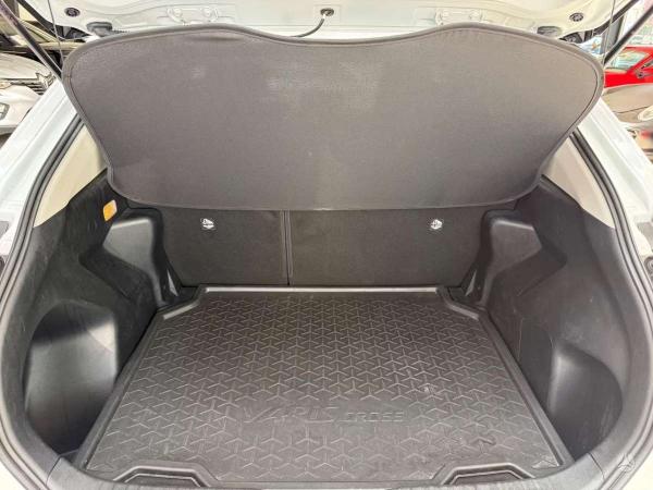 Белый Тойота Yaris Cross 2023 в Вильнюс, объемом двигателя 1.50 л и пробегом 100 тыс. км за 14999 €, фото 10 на AUTOMOTO.COM.LV