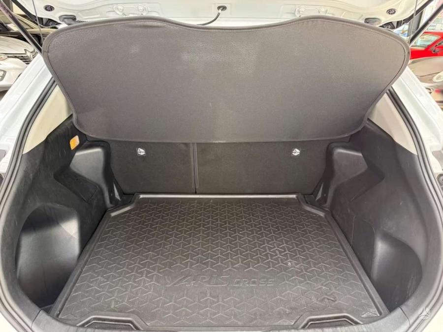 Белый Тойота Yaris Cross 2023 в Вильнюс, объемом двигателя 1.50 л и пробегом 100 тыс. км за 14999 €, фото 11 на AUTOMOTO.COM.LV