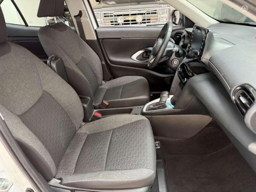 Белый Тойота Yaris Cross 2023 в Вильнюс, объемом двигателя 1.50 л и пробегом 100 тыс. км за 14999 €, фото 14 на AUTOMOTO.COM.LV