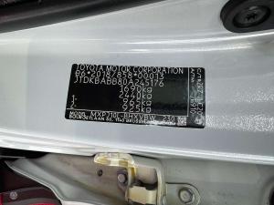White Toyota Yaris Cross 2023 in Siauliai, with an engine capacity of 1.50 L and mileage of 12 thousand km for 25500 €, photo 30 on AUTOMOTO.COM.LV