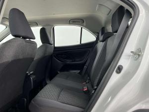 White Toyota Yaris Cross 2023 in Vilnius, with an engine capacity of 1.49 L and mileage of 47 thousand km for 21900 €, photo 20 on AUTOMOTO.COM.LV