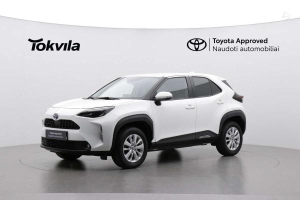 Белый Тойота Yaris Cross 2023 в Вильнюс, объемом двигателя 1.49 л и пробегом 71 тыс. км за 20900 €, фото 1 на AUTOMOTO.COM.LV