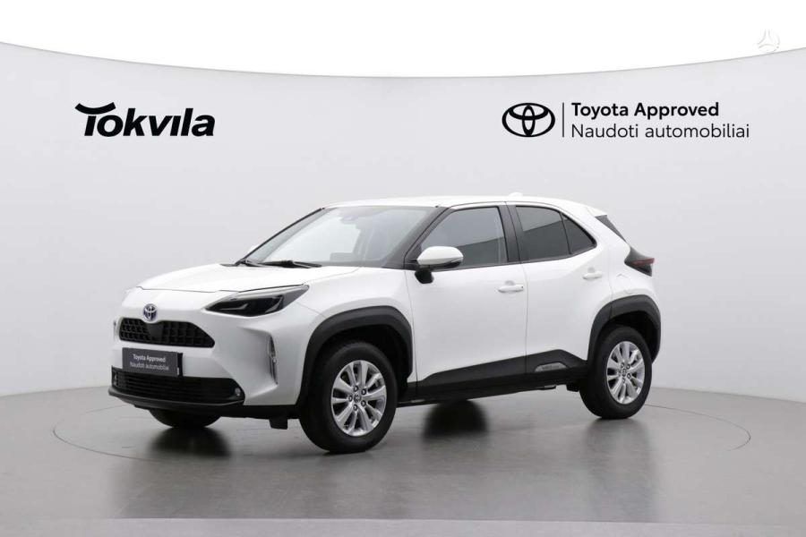 Белый Тойота Yaris Cross 2023 в Вильнюс, объемом двигателя 1.49 л и пробегом 71 тыс. км за 20900 €, фото 1 на AUTOMOTO.COM.LV