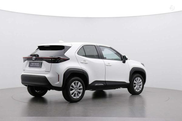 Белый Тойота Yaris Cross 2023 в Вильнюс, объемом двигателя 1.49 л и пробегом 71 тыс. км за 20900 €, фото 3 на AUTOMOTO.COM.LV